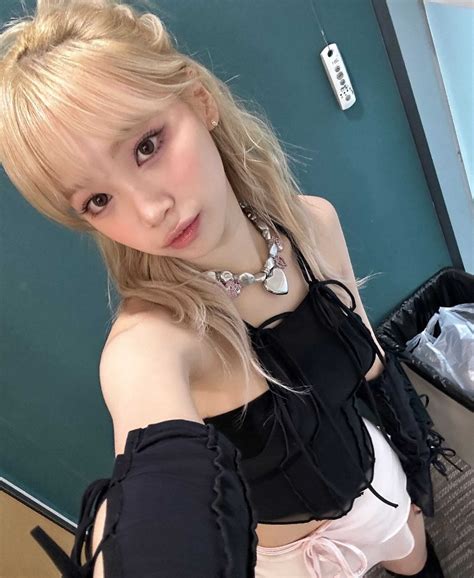 blip 김채원 23일 위버스 사진