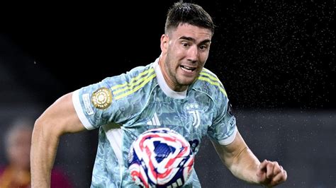 Vlahovic Juventus Cosa Cambia Dopo Le Parole Di Comolli La Dirigenza