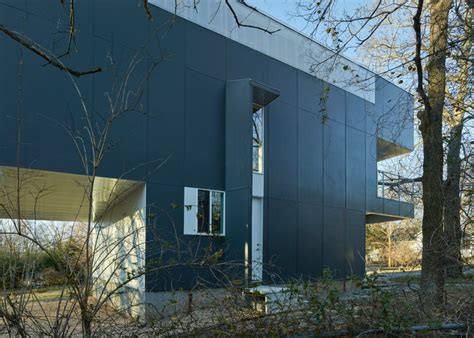 Mood Ring House In Arkansas Glows A Rainbow Of Colours
