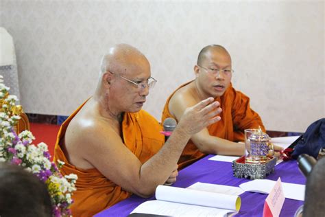 วันนี้เวลา ๐๙ ๑๐ น พระเดชพระคุณหลวงพ่อพระครูสุวรรณศิลารักษ์ ผู้อำนวยการ ครูจิตร ชุติธรณ์ และ