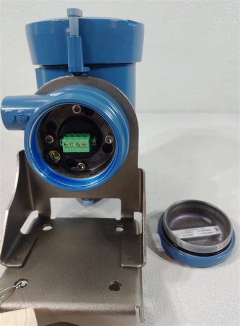 Micro Motion 2700 Multiple Variable Flow Transmitter Model 2700r12bbaezzx