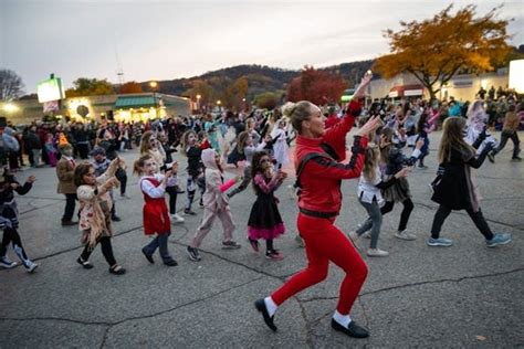 This Is Thriller Thriller Night Dancers Recreate Iconic Moves In La Crescent Mpr News