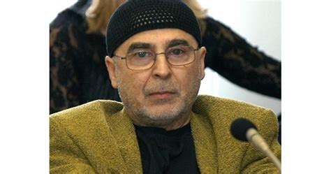 Митко Щерев духна 7 свещички за юбилея си едната не угасна и той го прие като добър знак