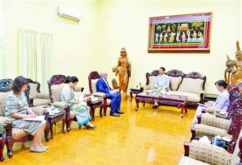 ပြည်ထောင်စုဝန်ကြီး ဦးဉာဏ်ထွန်း ရေပေါင်းဆုံပင်မဓာတ်အားခွဲရုံ၏ ဓာတ်အားပို့လွှတ်ဖြန့်ဖြူးမှု ကြည့်ရ