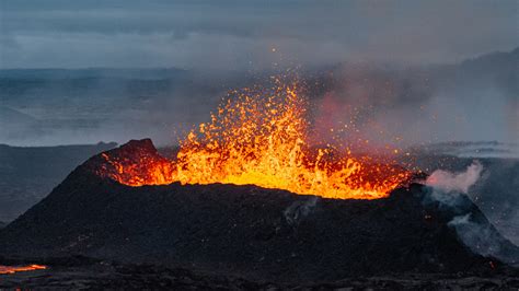 Pourquoi Un Volcan Est Il Explosif Ou Effusif