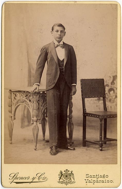 Retrato De Un Joven Cultura Digital UDP