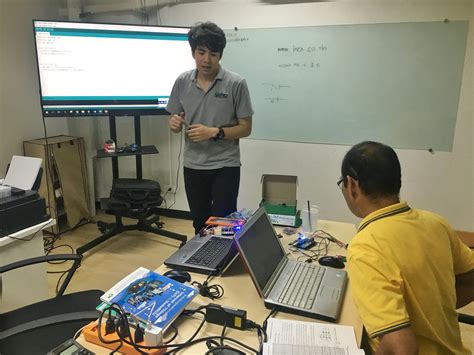 Edco สอน Iot และ Arduino แบบตัวต่อตัว
