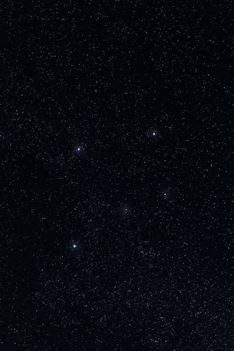 Copy Space 갤럭시 검은색 깊은 공간 깊은 하늘 눈빛 무한한 미스터리한 밤 밤하늘 별 별 패턴 별빛 별의 별이 빛나는 별자리 성간 수직