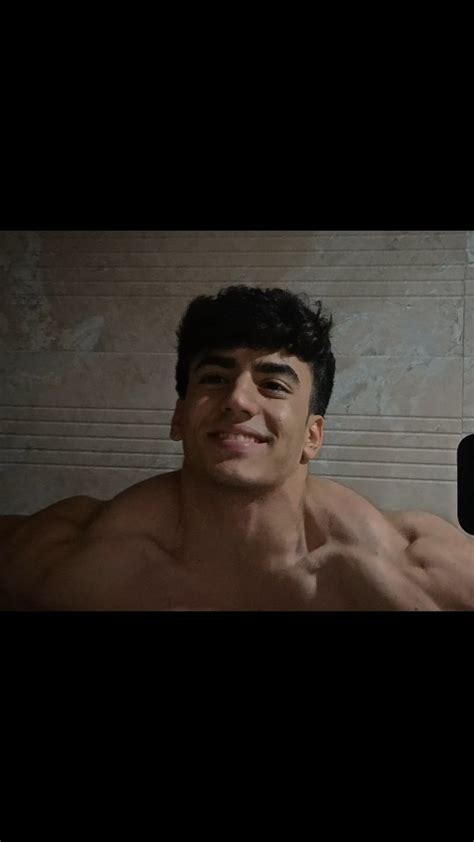 ‎محمدرضا رستمی‎ What Country Do You Think L Am From 💪🏻 Instagram