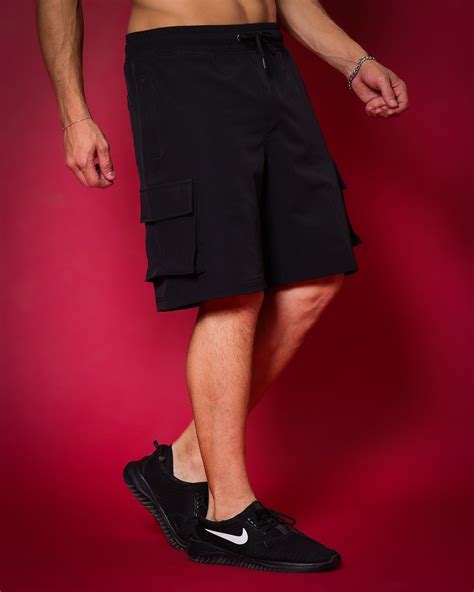 Buy Men S Black Relaxed Fit Cargo Shorts Online At Bewakoof