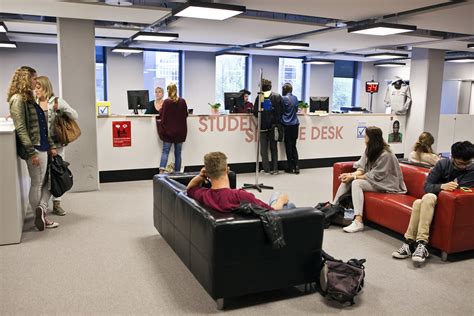 Uvarecstudentservicedeskfotografiebeedredactie2014003 Flickr
