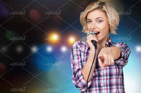 قیمت و خرید عکس با کیفیت خواننده موسیقی 2907