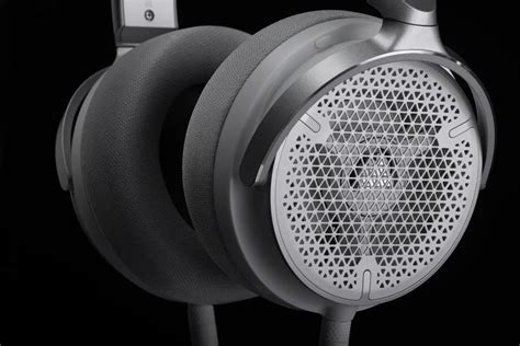 Corsair Virtuoso Pro Vs Virtuoso Whats The Difference Corsair