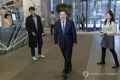 회의 참석하는 이찬희 삼성 준감위원장 연합뉴스