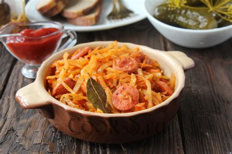 Капуста тушеная с сосисками пошаговый рецепт с фото
