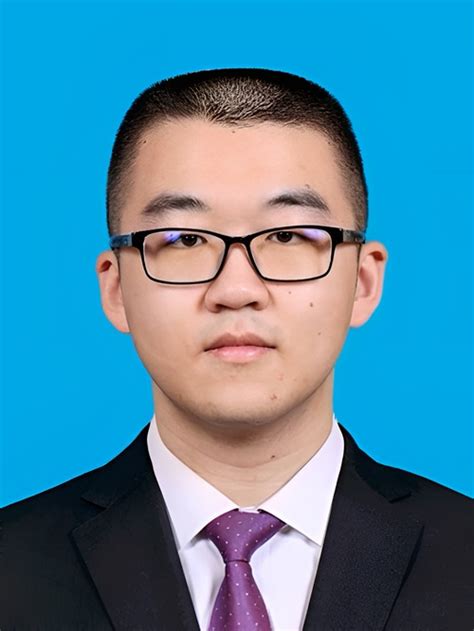 代卓君