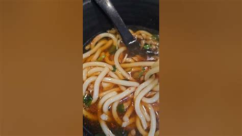 떠날때는 말없이 그 옛날 떠나시던 곱게 배웅해주시며 우동 한 그릇사주신 어머니의 손길이 아련히 떠오릅니다 Youtube