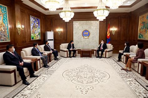 Нийгмийн даатгалын шимтгэлийг 2 хувиар бууруулах тухай хуулийн төслийг өргөн мэдүүлэв Маргааш Лайв