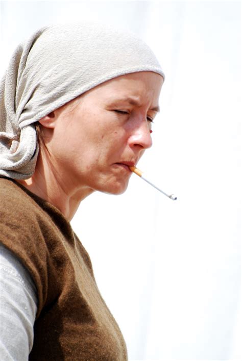 무료 이미지 사람들 소녀 거리 연기 흡연 유럽 초상화 레이디 오스트리아 얼굴 솔직한 여자애들 여자들 비엔나 안경 머리 니코르 D80 빈