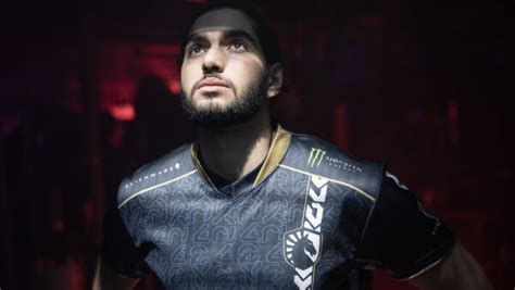 Screams Valorant Settings Keybinds Crosshair Pc Monitor Mouse One Esports