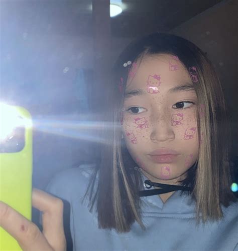 Девочка с айфоном 👼🏻