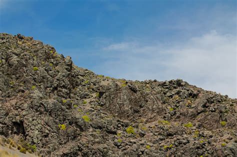 화산 분화구 내부 화산 분화구 내부의 용암 화산재 연기 및 암석 엘 미스티 화산 0명에 대한 스톡 사진 및 기타 이미지 0명 경관 구름 Istock