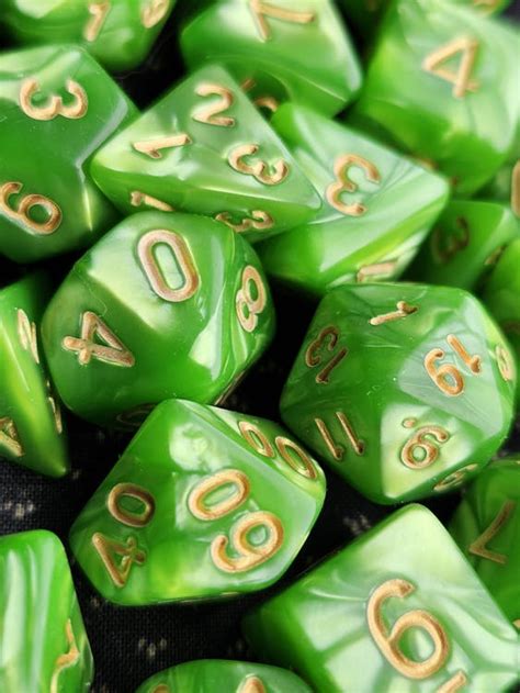 有关rpg 业余爱好者 二十面体 互动 嗜好 地下城和龙 多方面的 多边 多面体骰子 幻想 战术 戰略 打電動遊戲