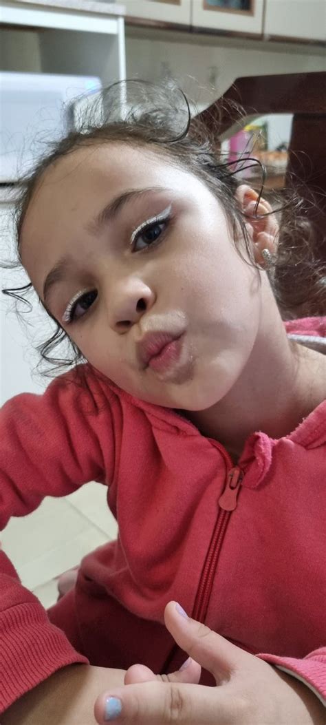 Engenheira Coelho On Twitter Agora A Minha Afilhada Já Pede Maquiagem