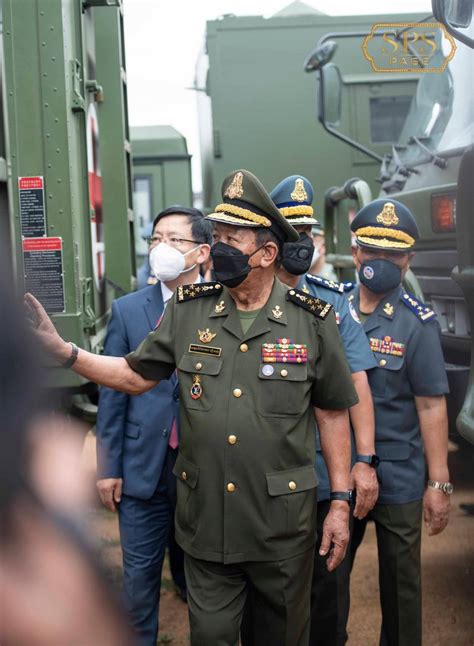 ក្រសួង ការពារ ជាតិ ចិន ផ្តល់ រថ យន្ត និង សម្ភារ យោ ធា ជា ជំនួយ ឥត សំណង ជូន ក្រសួង ការ ពារ ជាតិ