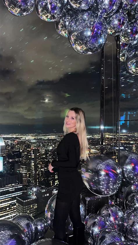 Night Life Going Out Nyc Summit One Vanderbilt Observatory Night Life