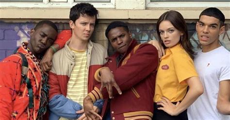 Xem phim Sex Education tôi giật mình biết nguyên nhân con trai thường bị dập ngón tay trước khi