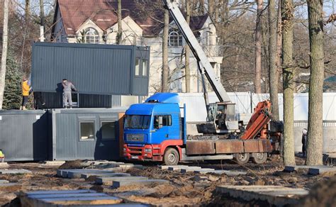 В Ірпені встановлюють нове модульне містечко ФОТО Вечірній Київ