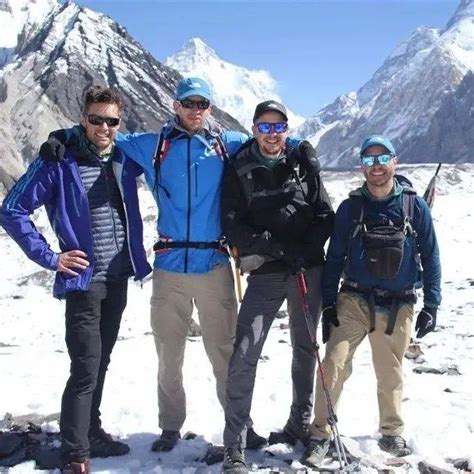 南非登山者首次成功登顶世界第二高峰 伊瓦 布莱克 乔戈里峰