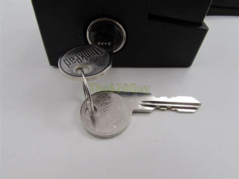 Lenovo Thinkpad Ultra Dock 40a20090us Type 40a2 Fru 04w3956 Docking Station Keys