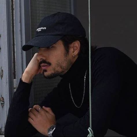 Pin By Victoria Kovalski On Roupas Best Poses For Men Gentleman