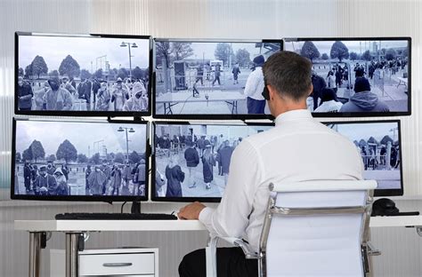 Evolv Express® Security Screening To Detect Concealed Weapons Evolv Express® Security Screening To Detect Concealed Weapons