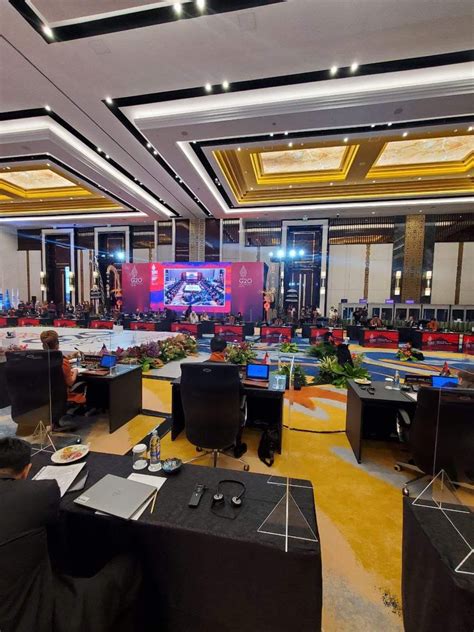 លោករដ្ឋមន្ត្រី វេង សាខុន