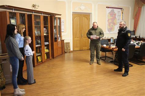 Сергій Гамалій передав ордени родинам загиблих захисників із Хмельниччини XМ ІНСАЙД