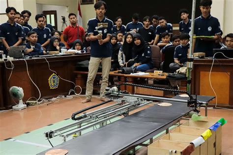 Seleksi Wilayah Ii Kri Tim Robot Ums Tunjukkan Usaha Maksimal News Ums