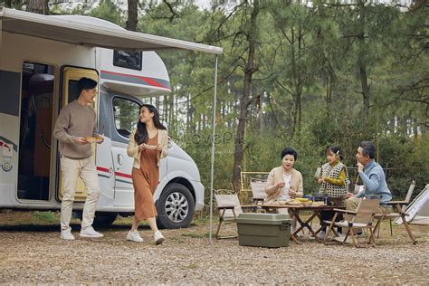 5인 가족을 위한 Rv 캠핑 체험 사진 무료 다운로드 Lovepik