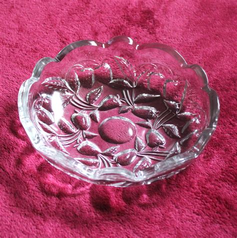 Mid Century Clear Uranium Glass Strawberry Bowl 975 Etsy