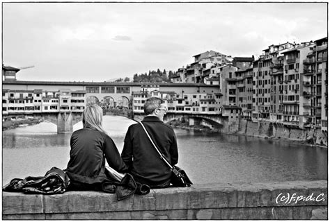 배경 화면 화이트 단색화 시티 거리 도시 풍경 물 반사 하늘 차량 도로 사진술 다리 피렌체 두 파노라마 니콘 포착 하부 구조 검정색과