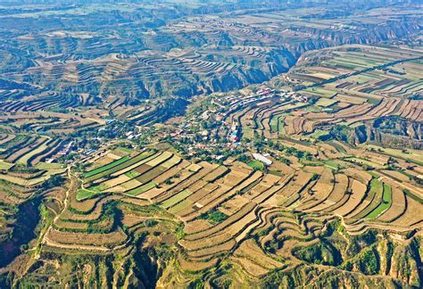 Үзэсгэлэнт сайхан хөдөө тосгон