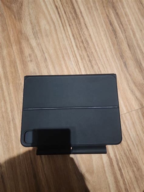 Esr Ipad Air 5 Keyboard Case Computers And Tech Parts And Accessories Other Accessories On Carousell