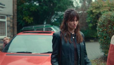 Sex Education Season 4 Episode 4 Review Love Triangles And Betrayals