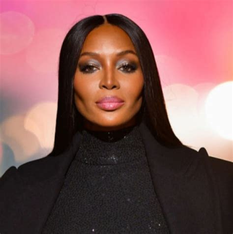 Наоми Кембъл отново във вихъра си Събра всички погледи с тоалета с който се появи За Жената