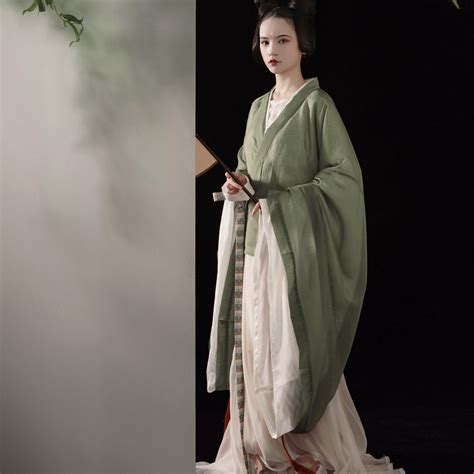 上遥居晴山 南北朝原创汉服男女秋绿色大袖襦一片式印花破裙 甄选优质汉服商家 爱汉服