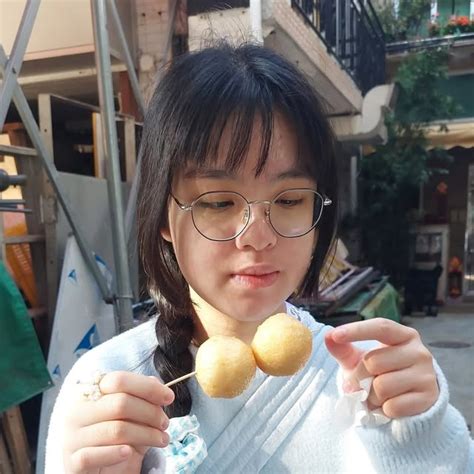 Iiiii Ki 111 • Threads Say More