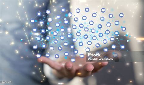 빅 데이터 클라우드의 개념 손 위에 떠 있는 연결된 파일의 디지털 3d 아이콘 0명에 대한 스톡 사진 및 기타 이미지 0명