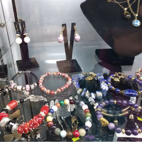 მაკას ხელნაკეთი სამკაულები